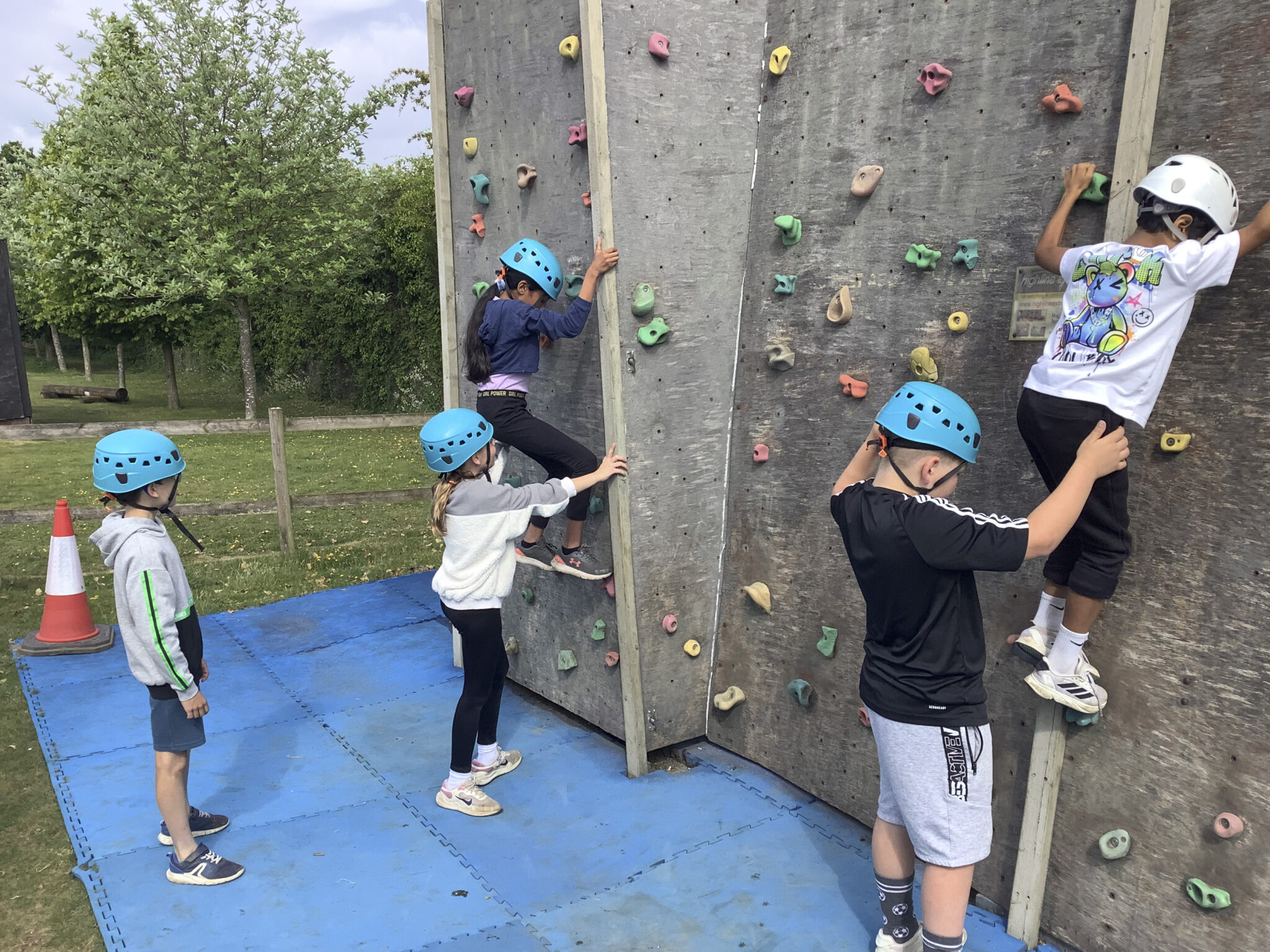 Year 4 explores Henley Fort - Caterham Prep